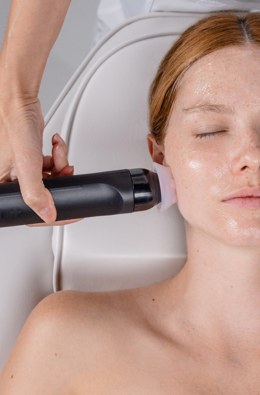 Glo2Facial - Mind and Body Medspa